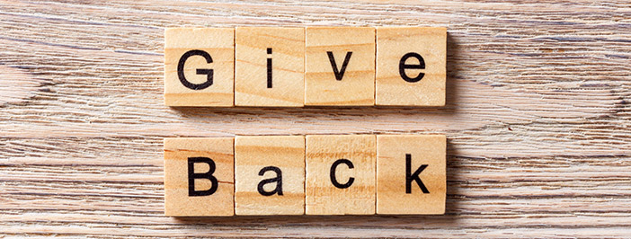 7 Health Benefits of Giving Back This Holiday Season - Pain Free for Life